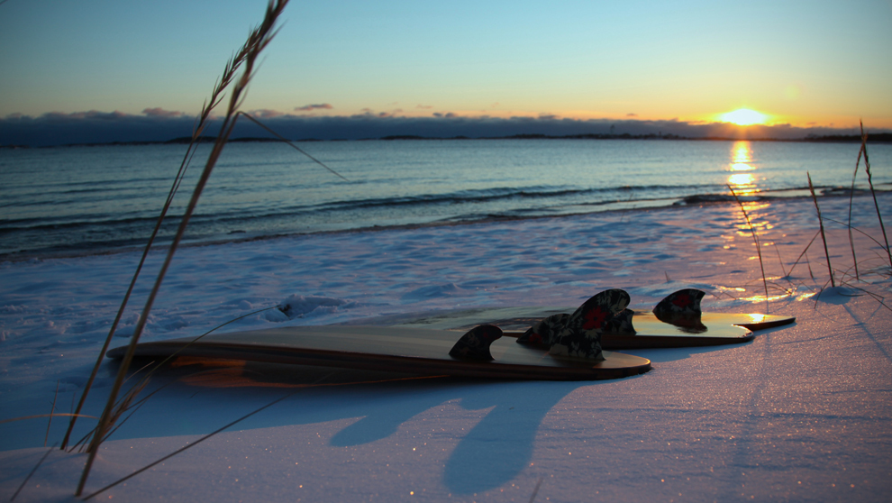 Surf en Finlandia, una país de aguas gélidas donde se puede cabalgar ...