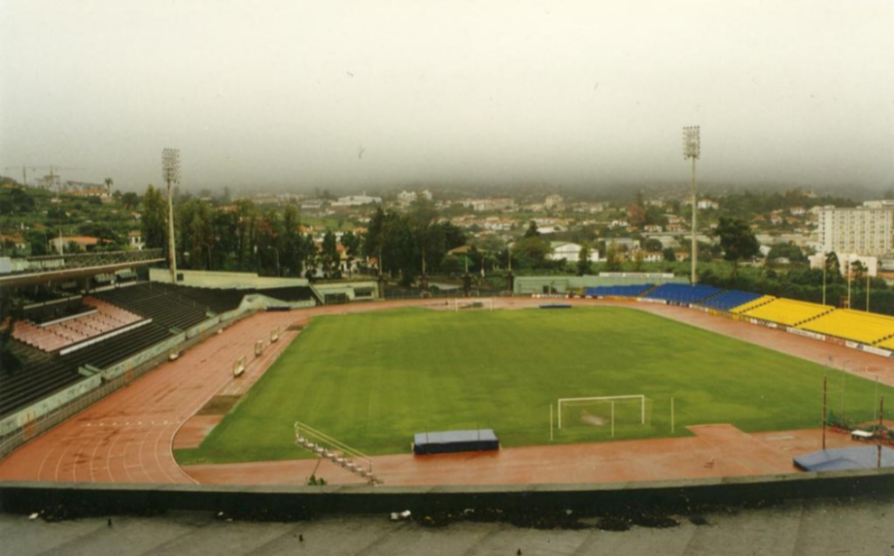 ESTÁDIO DOS BARREIROS (Funchal) : es un estadio multiusos, hogar del CS ...