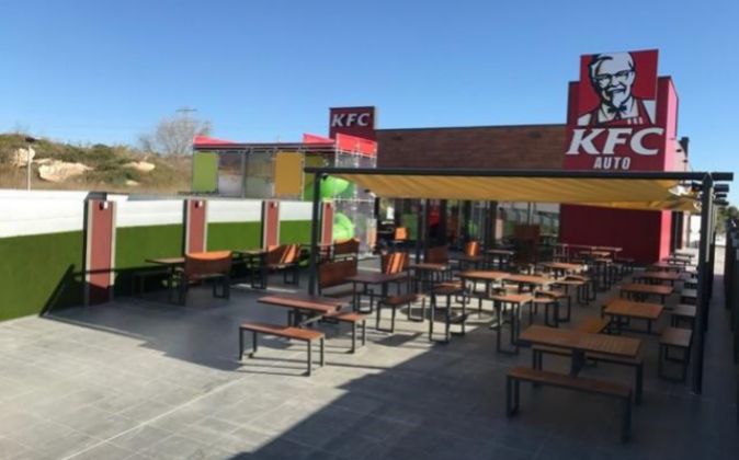 AmRest alcanza un acuerdo para comprar 15 restaurantes a KFC en Francia ...