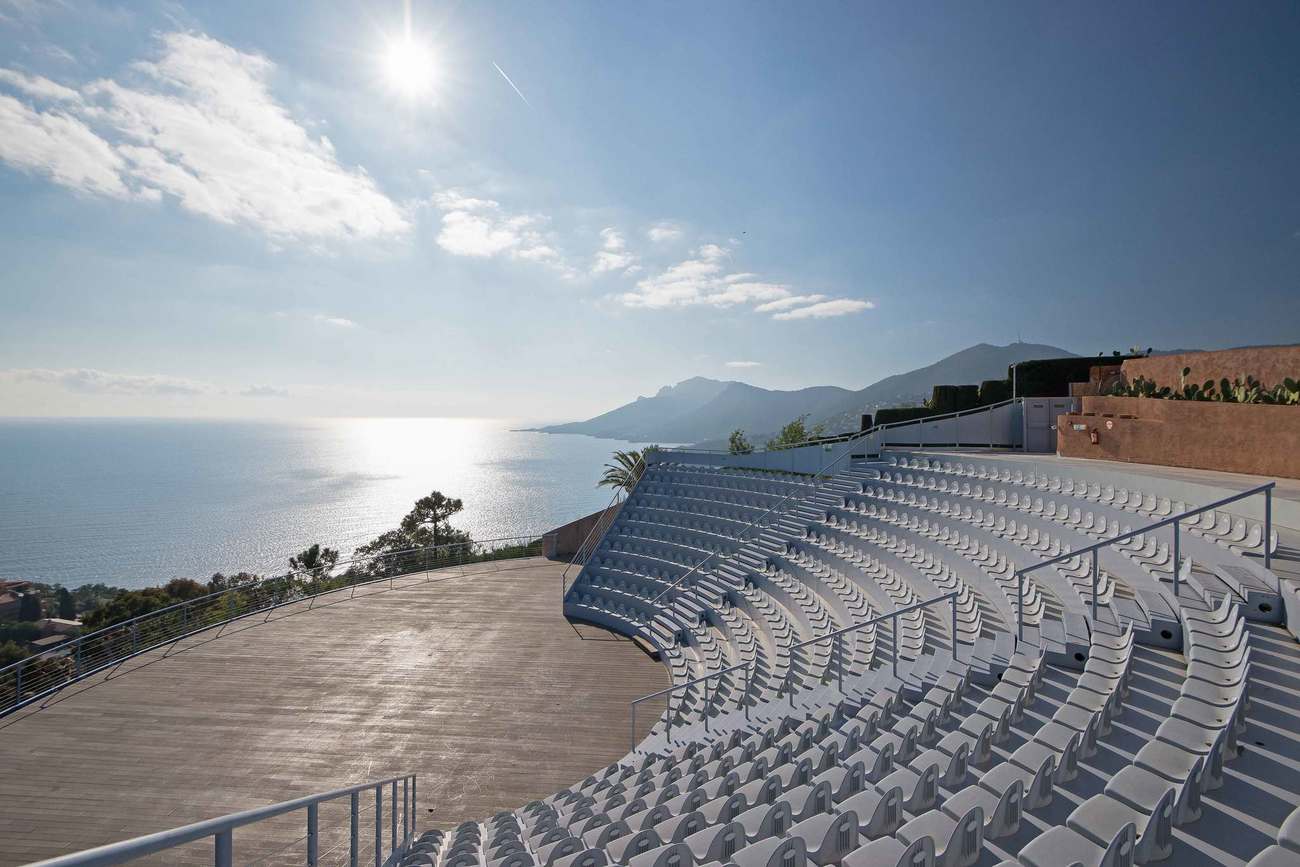 Auditorio exterior de 500 asientos | Fueradeserie/arquitectura ...