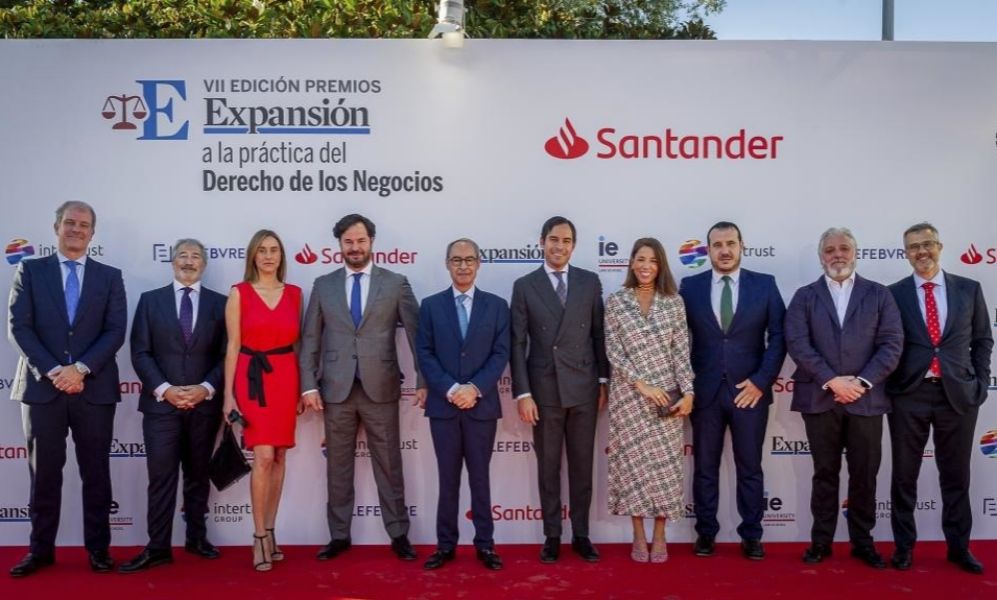 Los profesionales de Ceca Magán, de izquierda a derecha, Ramón Mesonero ...