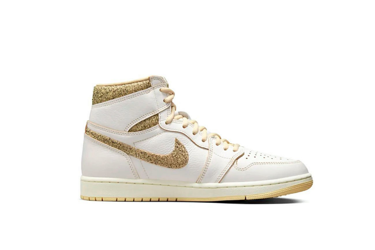 16.- Air Jordan 1.Sail and Pale Vanilla de Nike. 190 euros ...