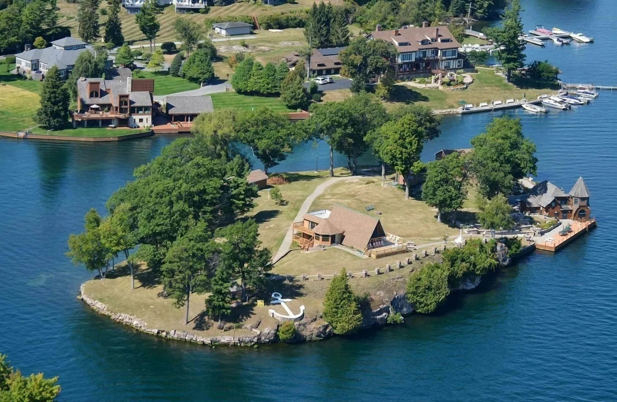 La exclusividad y el negocio de vivir en una isla privada | Casas