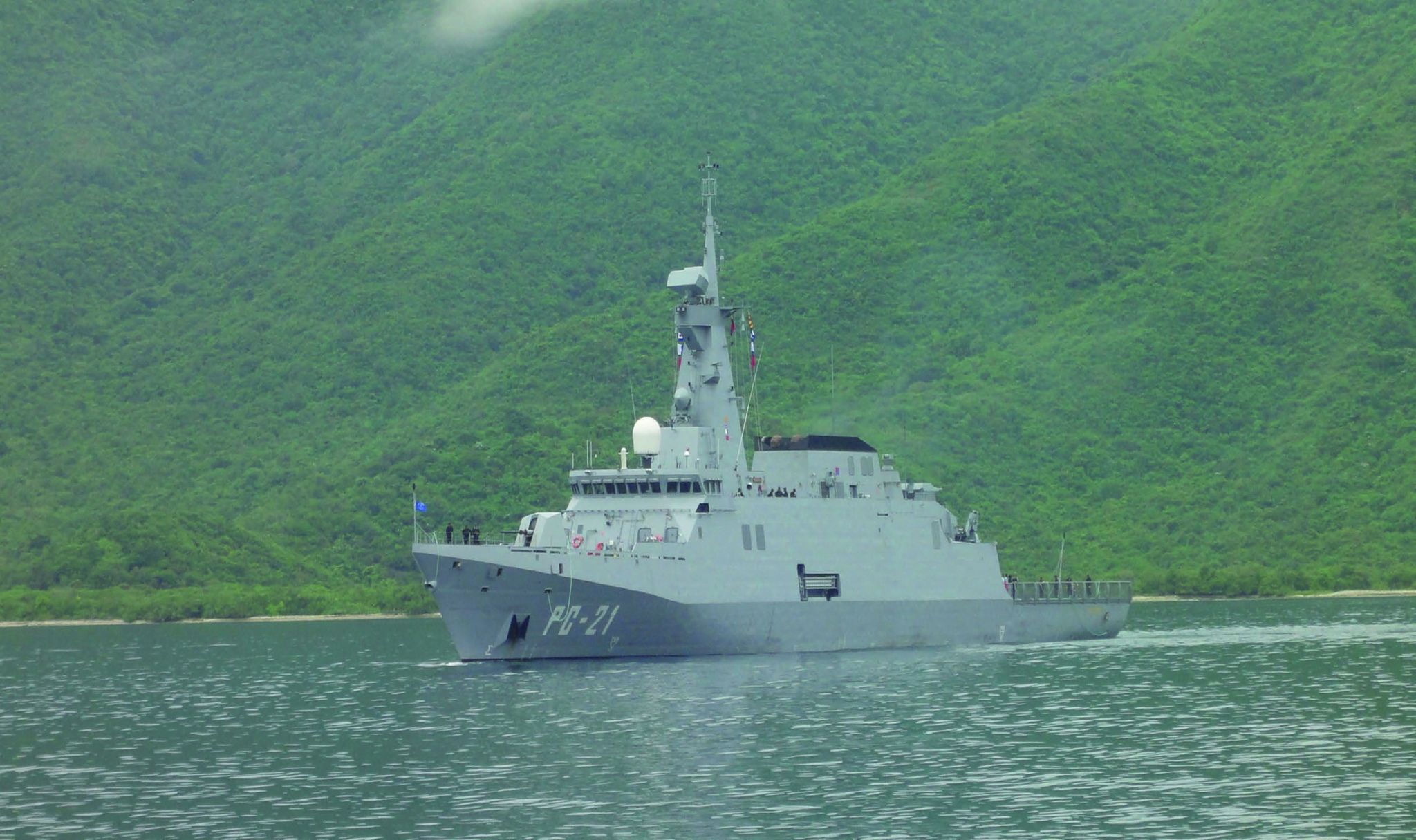 Navantia, Airbus e Indra se lanzan a por los 15.000 millones en Defensa ...